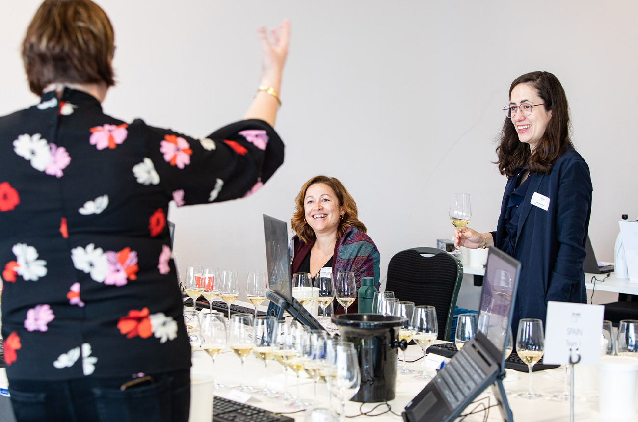 Shop Rioja Decanter's Beth Willard Declared Rioja the Wine of 2024